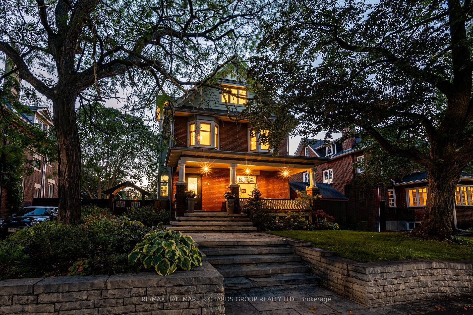 174 Kingswood Rd, Sold in Toronto - Zoocasa