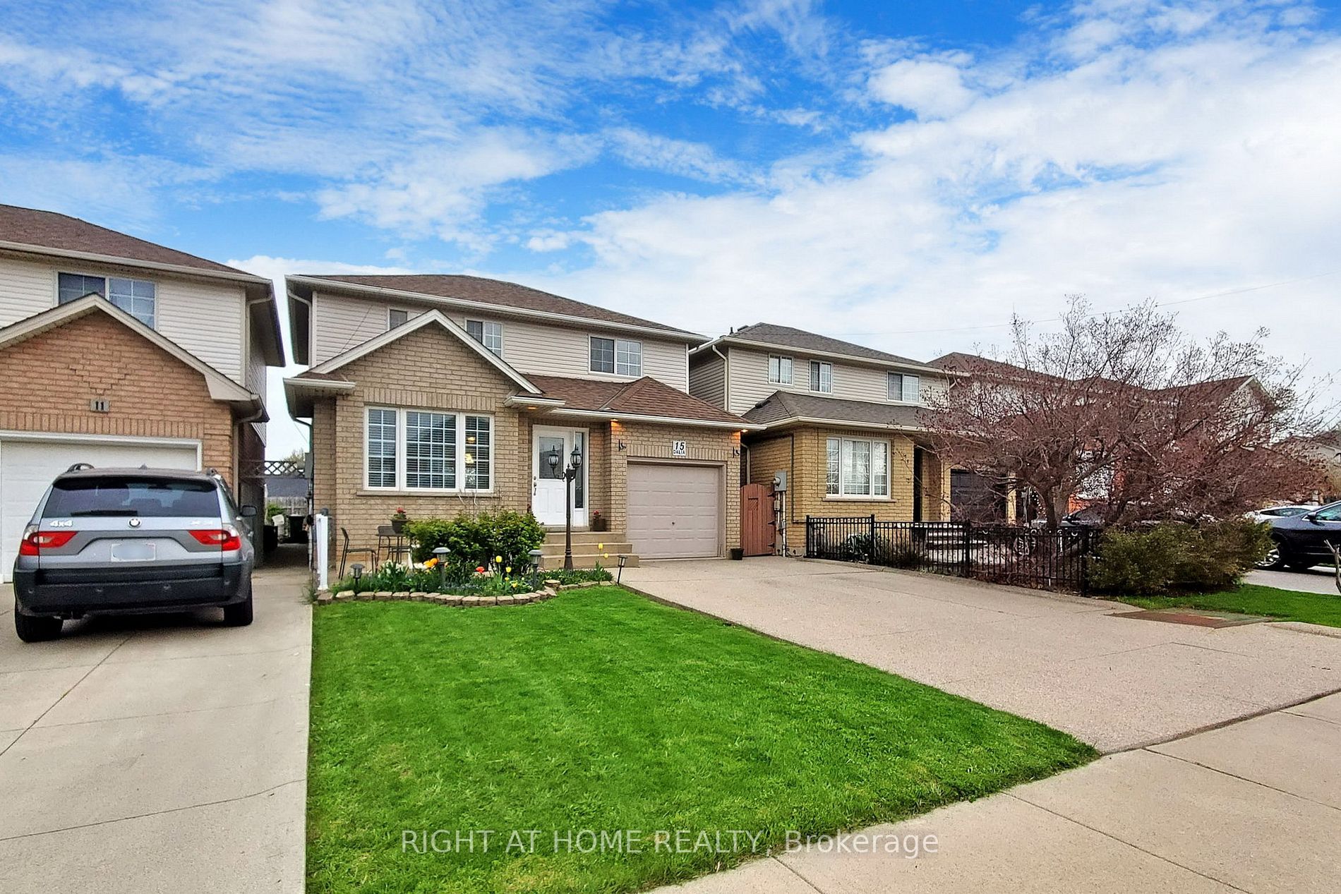 15 Dalia Ave, Sold in Hamilton - Zoocasa