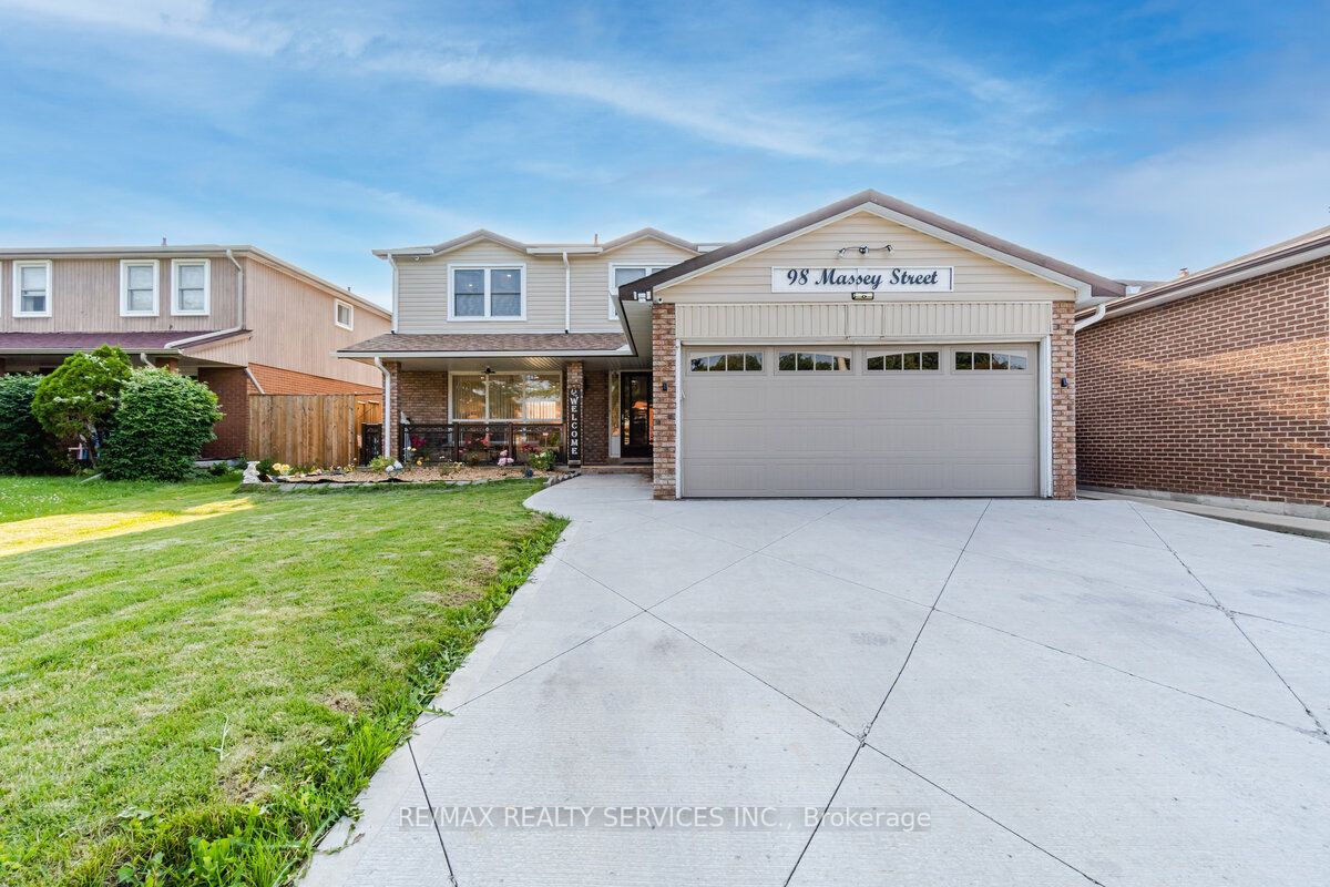 98 Massey St, Sold in Brampton - Zoocasa