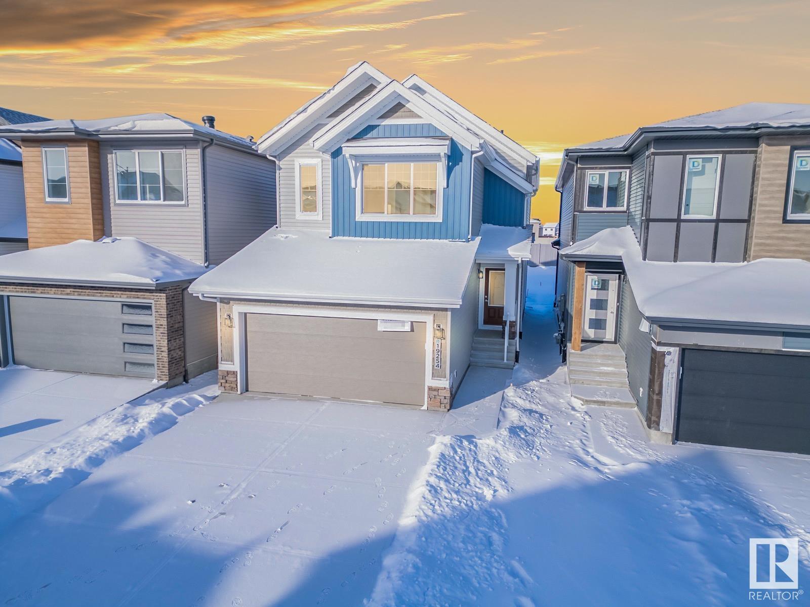 19254 22a Av Nw, For Sale in Edmonton - Zoocasa