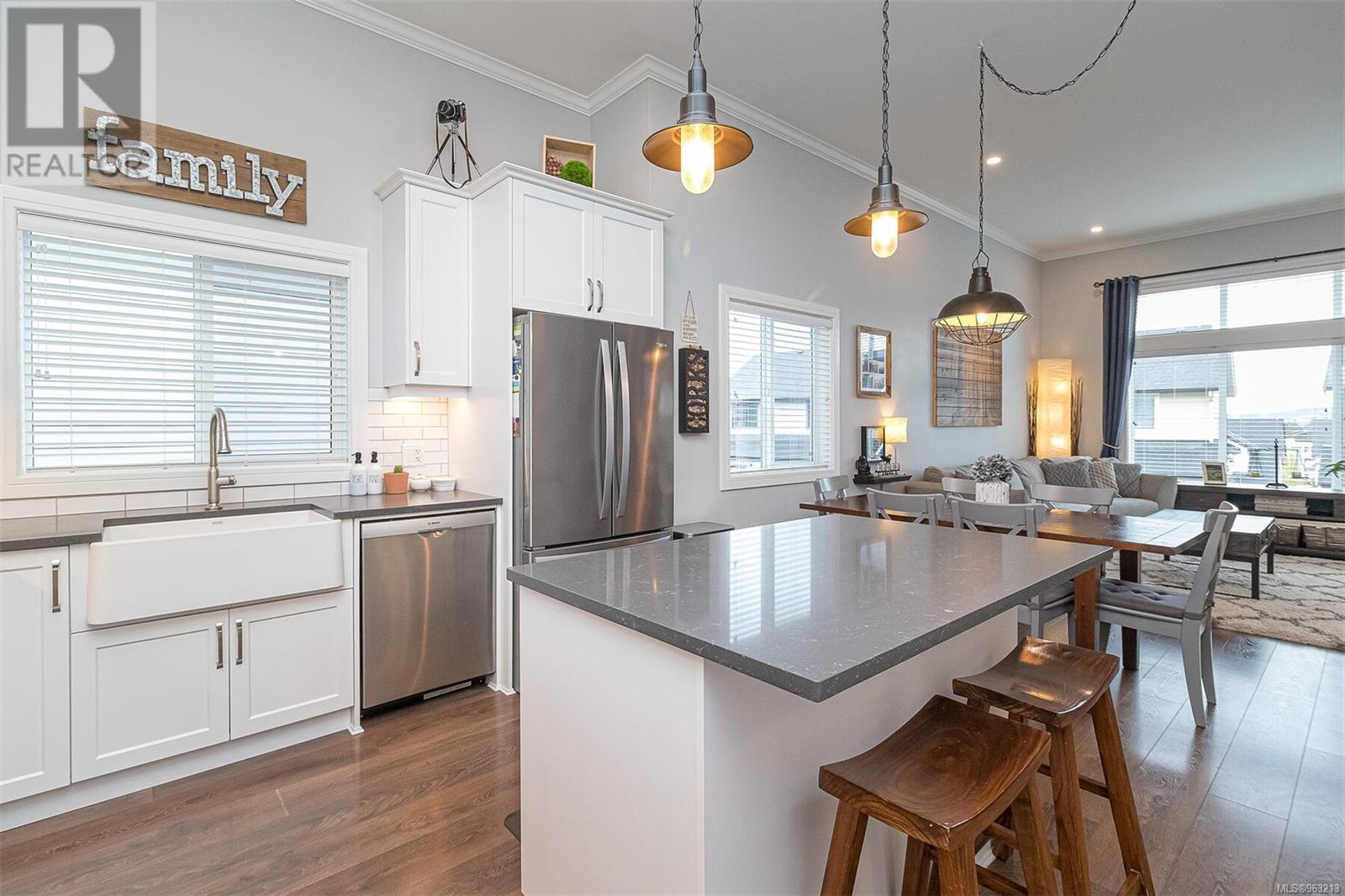 1218 Nova Crt, For Sale in Langford - Zoocasa